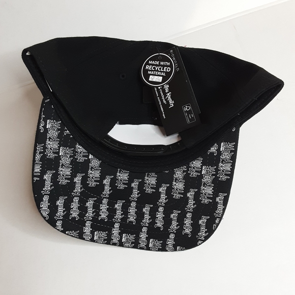 Hot Topic | Accessories | Jujutsu Kaisen Yuji Vs Mahito Patch Snapback ...